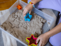 31 Quick and Easy No-Prep Crafts for Toddlers (1, 2, & 3 Year-Olds)