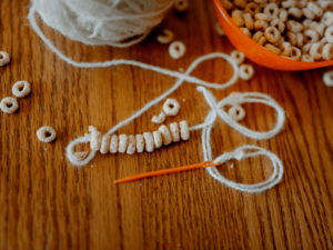 31 Quick and Easy No-Prep Crafts for Toddlers (1, 2, & 3 Year-Olds)