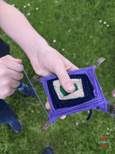 How to Make a God's Eye Craft with Sticks and Yarn for Kids - Paper ...